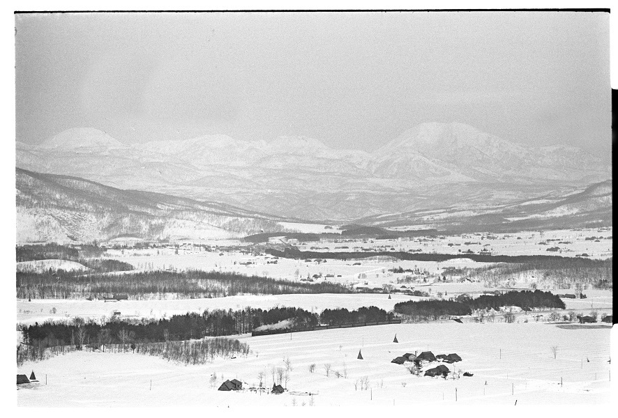 上目名にて豆粒（米粒？）のようなニセコ1号を撮影 昭和44年3月東北・北海道撮影日記: 上荻野模型鉄道