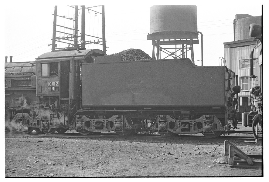 青森機関区にてC61をじっくり撮影(1) 昭和44年3～4月東北・北海道撮影日記: 上荻野模型鉄道