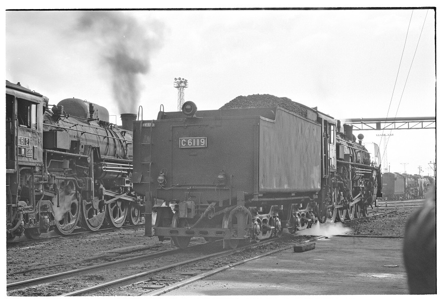 青森機関区にてC61をじっくり撮影(2) 昭和44年3～4月東北・北海道撮影日記: 上荻野模型鉄道